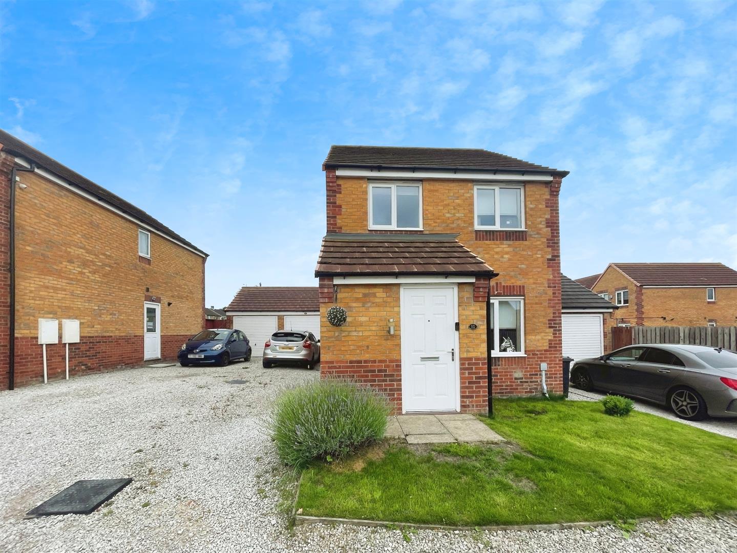 3 Bed, 1 Bath Property For Sale in Stroothers Place, BD4 0BN